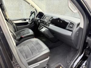 Black Volkswagen Multivan 2020 in Riga, with an engine capacity of 2.00 L and mileage of 165 thousand km for 30990 €, photo 11 on AUTOMOTO.COM.LV