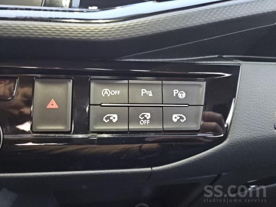 Black Volkswagen Multivan 2021 in Riga, with an engine capacity of 2.00 L and mileage of 124 thousand km for 47000 €, photo 10 on AUTOMOTO.COM.LV
