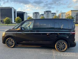 Melns Volkswagen Multivan 2023 Rīga, ar dzinēja tilpumu 2.00 L un nobraukumu 65 tūkst. km par 44000 €, foto 4 vietnē AUTOMOTO.COM.LV