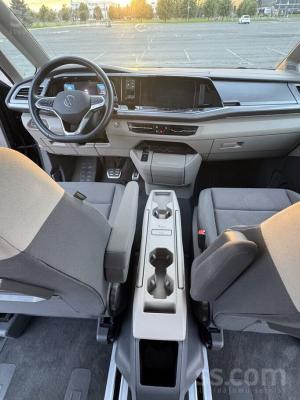 Melns Volkswagen Multivan 2023 Rīga, ar dzinēja tilpumu 2.00 L un nobraukumu 65 tūkst. km par 44000 €, foto 5 vietnē AUTOMOTO.COM.LV