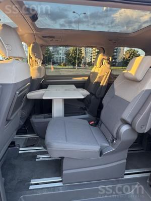 Melns Volkswagen Multivan 2023 Rīga, ar dzinēja tilpumu 2.00 L un nobraukumu 65 tūkst. km par 44000 €, foto 6 vietnē AUTOMOTO.COM.LV