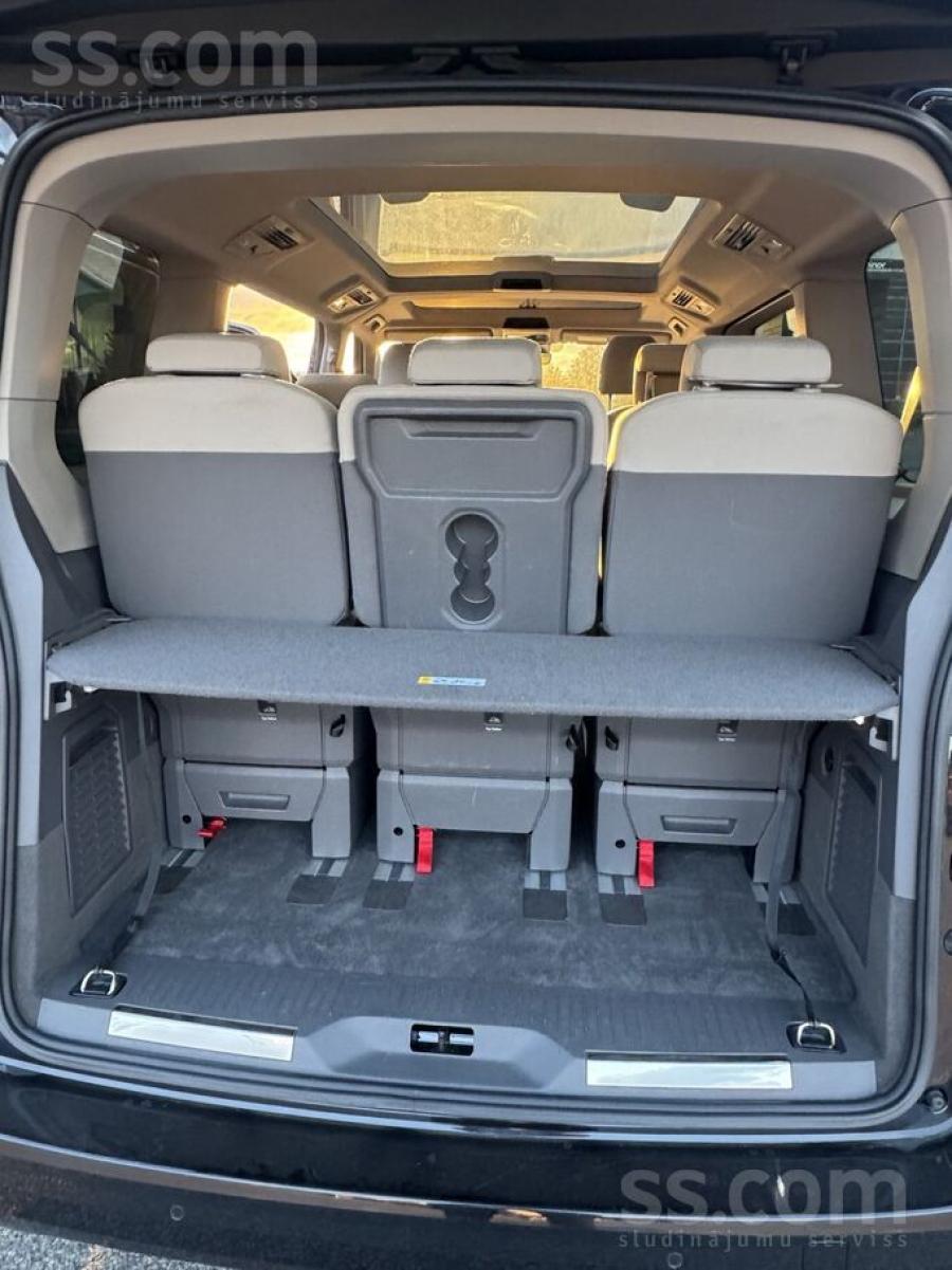 Melns Volkswagen Multivan 2023 Rīga, ar dzinēja tilpumu 2.00 L un nobraukumu 65 tūkst. km par 44000 €, foto 8 vietnē AUTOMOTO.COM.LV