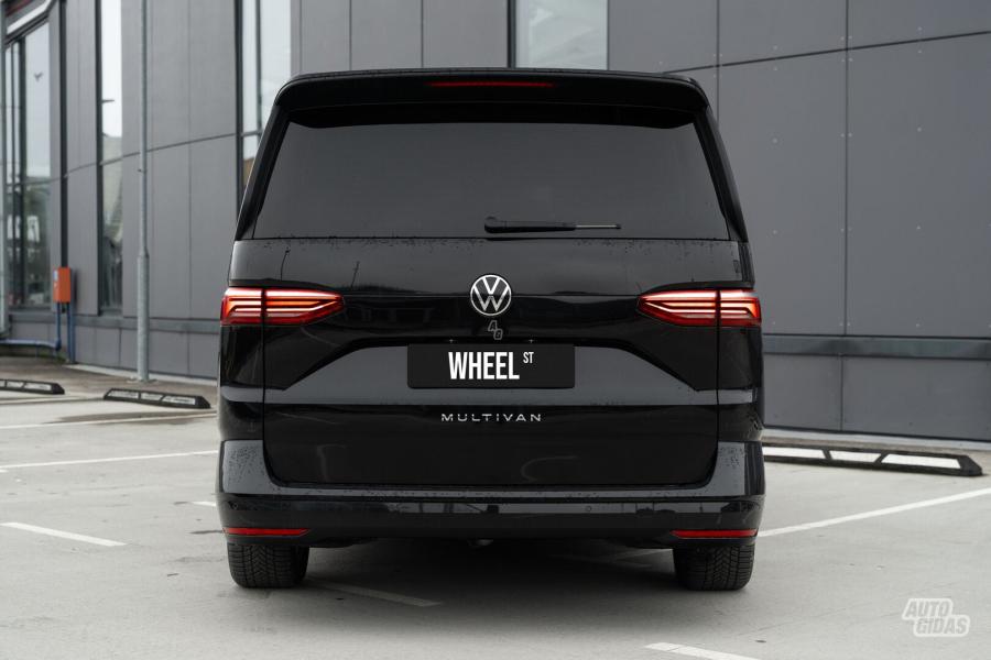 Melns Volkswagen Multivan 2024 Viļņa, ar dzinēja tilpumu 0.00 L un nobraukumu 2 tūkst. km par 54900 €, foto 5 vietnē AUTOMOTO.COM.LV