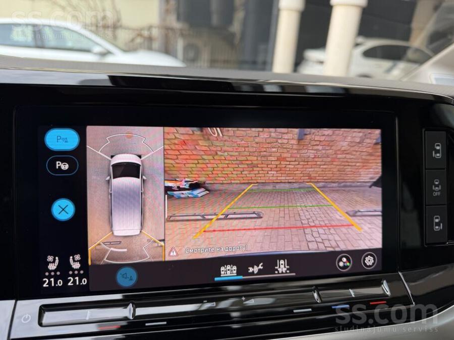 Melns Volkswagen Multivan 2024 Rīga, ar dzinēja tilpumu 2.00 L un nobraukumu 16 tūkst. km par 62700 €, foto 11 vietnē AUTOMOTO.COM.LV