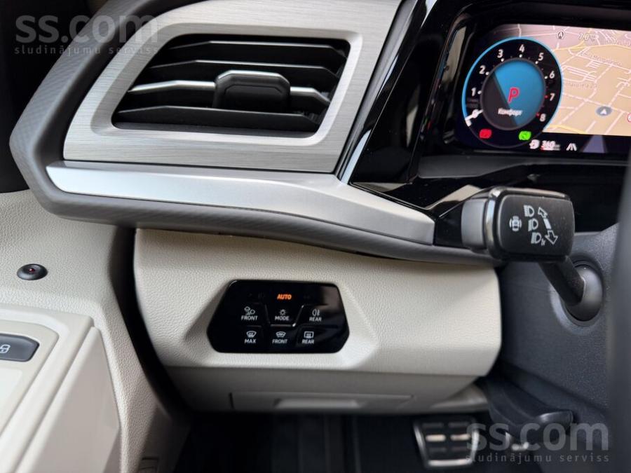 Melns Volkswagen Multivan 2024 Rīga, ar dzinēja tilpumu 2.00 L un nobraukumu 16 tūkst. km par 62700 €, foto 14 vietnē AUTOMOTO.COM.LV