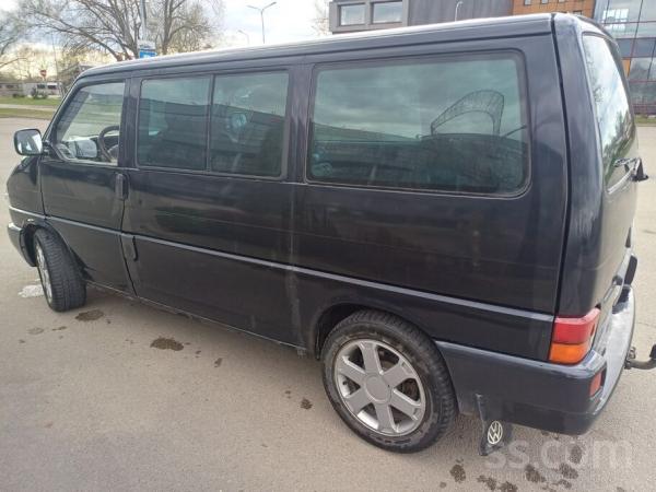 Melns Volkswagen Multivan 1997 Rīga, ar dzinēja tilpumu 2.50 L un nobraukumu 623 tūkst. km par 3550 €, foto 4 vietnē AUTOMOTO.COM.LV