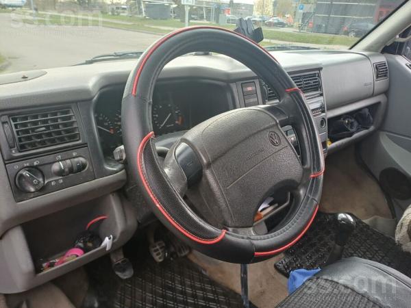 Melns Volkswagen Multivan 1997 Rīga, ar dzinēja tilpumu 2.50 L un nobraukumu 623 tūkst. km par 3550 €, foto 6 vietnē AUTOMOTO.COM.LV