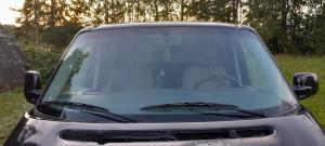 Black Volkswagen Multivan 1998 in Panevezys, with an engine capacity of 2.50 L and mileage of 315 thousand km for 1999 €, photo 3 on AUTOMOTO.COM.LV