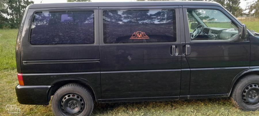 Black Volkswagen Multivan 1998 in Panevezys, with an engine capacity of 2.50 L and mileage of 315 thousand km for 1999 €, photo 15 on AUTOMOTO.COM.LV