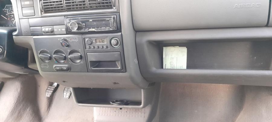 Black Volkswagen Multivan 1998 in Panevezys, with an engine capacity of 2.50 L and mileage of 315 thousand km for 1999 €, photo 16 on AUTOMOTO.COM.LV