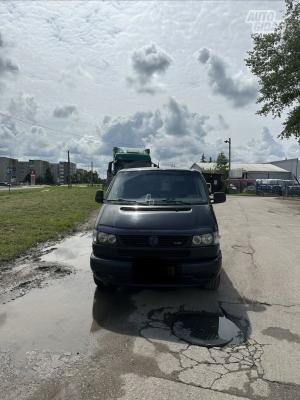Melns Volkswagen Multivan 1999 Ariogala, ar dzinēja tilpumu 2.50 L un nobraukumu 478 tūkst. km par 2200 €, foto  vietnē AUTOMOTO.COM.LV