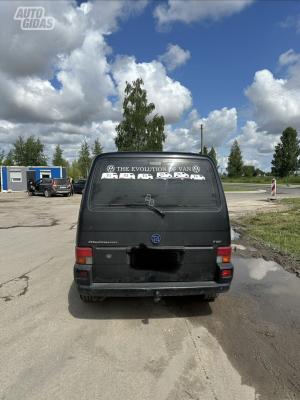 Black Volkswagen Multivan 1999 in Ariogala, with an engine capacity of 2.50 L and mileage of 478 thousand km for 2200 €, photo 4 on AUTOMOTO.COM.LV