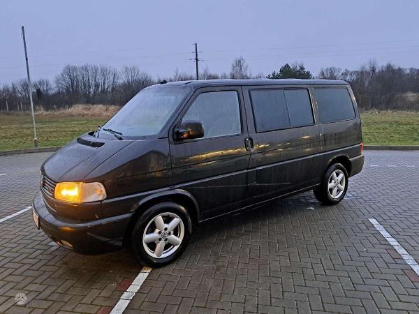 Black Volkswagen Multivan 2000 in Vievis, with an engine capacity of 2.50 L and mileage of 290 thousand km for 4500 €, photo 2 on AUTOMOTO.COM.LV