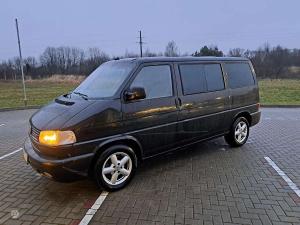 Black Volkswagen Multivan 2000 in Vievis, with an engine capacity of 2.50 L and mileage of 290 thousand km for 4500 €, photo 2 on AUTOMOTO.COM.LV