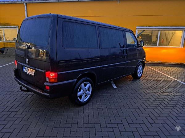 Black Volkswagen Multivan 2000 in Vievis, with an engine capacity of 2.50 L and mileage of 290 thousand km for 4500 €, photo 3 on AUTOMOTO.COM.LV