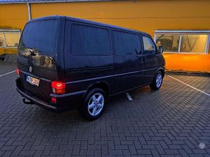 Black Volkswagen Multivan 2000 in Vievis, with an engine capacity of 2.50 L and mileage of 290 thousand km for 4500 €, photo 3 on AUTOMOTO.COM.LV