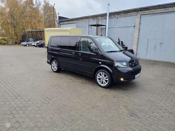 Melns Volkswagen Multivan 2004 Rīga, ar dzinēja tilpumu 2.46 L un nobraukumu 400 tūkst. km par 6600 €, foto 3 vietnē AUTOMOTO.COM.LV