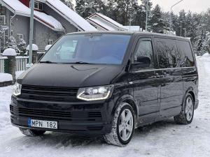 Melns Volkswagen Multivan 2004 Viļņa, ar dzinēja tilpumu 2.46 L un nobraukumu 370 tūkst. km par 9200 €, foto 2 vietnē AUTOMOTO.COM.LV