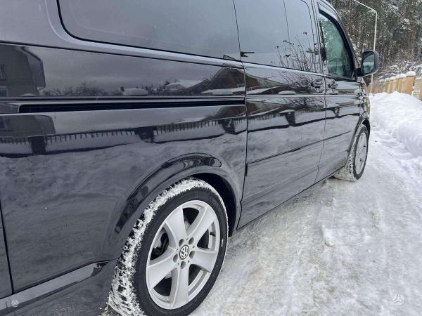 Melns Volkswagen Multivan 2004 Viļņa, ar dzinēja tilpumu 2.46 L un nobraukumu 370 tūkst. km par 9200 €, foto 10 vietnē AUTOMOTO.COM.LV
