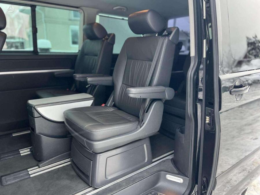 Melns Volkswagen Multivan 2004 Viļņa, ar dzinēja tilpumu 2.46 L un nobraukumu 370 tūkst. km par 9200 €, foto 22 vietnē AUTOMOTO.COM.LV
