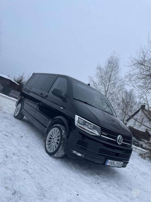 Melns Volkswagen Multivan 2004 Viļņa, ar dzinēja tilpumu 2.46 L un nobraukumu 301 tūkst. km par 12000 €, foto 1 vietnē AUTOMOTO.COM.LV