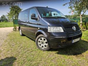 Melns Volkswagen Multivan 2004 Valmiera, ar dzinēja tilpumu 2.50 L un nobraukumu 271 tūkst. km par 5250 €, foto  vietnē AUTOMOTO.COM.LV