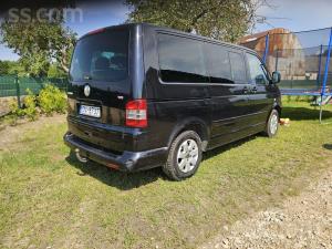 Black Volkswagen Multivan 2004 in Valmiera, with an engine capacity of 2.50 L and mileage of 271 thousand km for 5250 €, photo 4 on AUTOMOTO.COM.LV