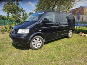 Black Volkswagen Multivan 2004 in Valmiera, with an engine capacity of 2.50 L and mileage of 271 thousand km for 5250 €, photo 5 on AUTOMOTO.COM.LV