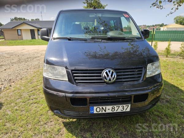 Black Volkswagen Multivan 2004 in Valmiera, with an engine capacity of 2.50 L and mileage of 271 thousand km for 5250 €, photo 7 on AUTOMOTO.COM.LV