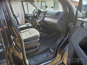 Black Volkswagen Multivan 2004 in Valmiera, with an engine capacity of 2.50 L and mileage of 271 thousand km for 5250 €, photo 10 on AUTOMOTO.COM.LV