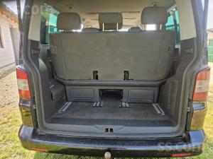 Black Volkswagen Multivan 2004 in Valmiera, with an engine capacity of 2.50 L and mileage of 271 thousand km for 5250 €, photo 12 on AUTOMOTO.COM.LV