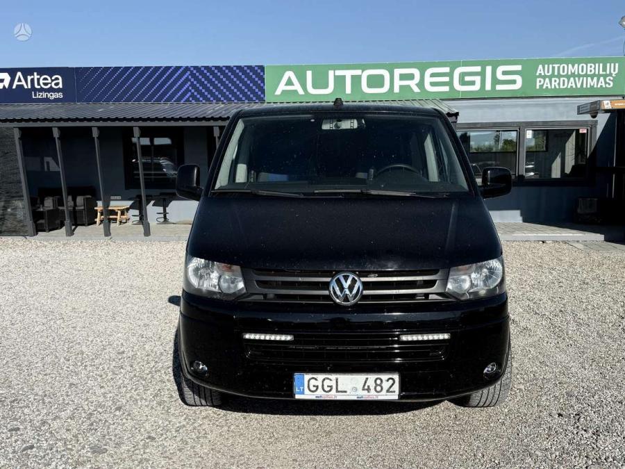 Melns Volkswagen Multivan 2005 Kretinga, ar dzinēja tilpumu 2.46 L un nobraukumu 411 tūkst. km par 8299 €, foto 1 vietnē AUTOMOTO.COM.LV