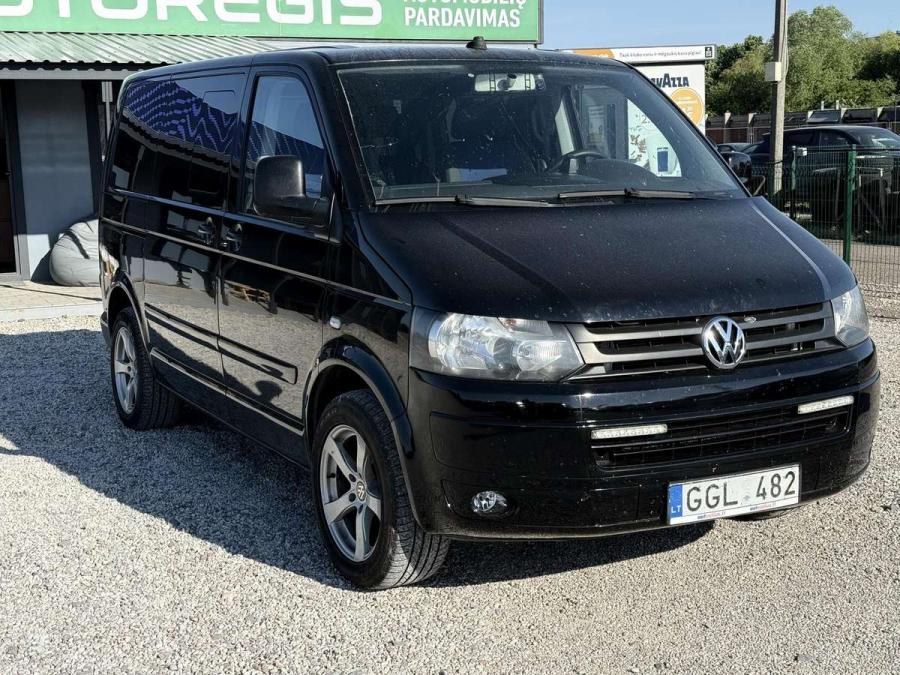 Melns Volkswagen Multivan 2005 Kretinga, ar dzinēja tilpumu 2.46 L un nobraukumu 411 tūkst. km par 8299 €, foto 4 vietnē AUTOMOTO.COM.LV