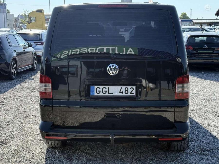 Melns Volkswagen Multivan 2005 Kretinga, ar dzinēja tilpumu 2.46 L un nobraukumu 411 tūkst. km par 8299 €, foto 8 vietnē AUTOMOTO.COM.LV