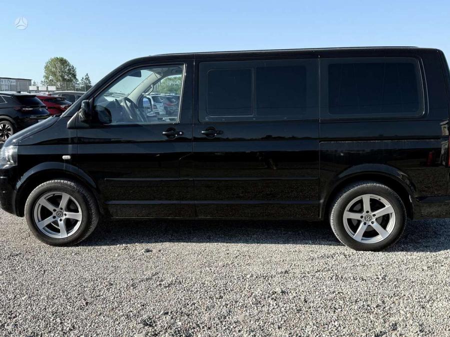 Melns Volkswagen Multivan 2005 Kretinga, ar dzinēja tilpumu 2.46 L un nobraukumu 411 tūkst. km par 8299 €, foto 10 vietnē AUTOMOTO.COM.LV