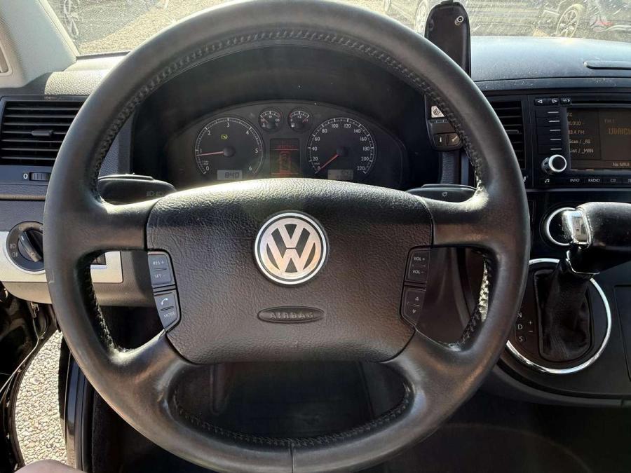 Melns Volkswagen Multivan 2005 Kretinga, ar dzinēja tilpumu 2.46 L un nobraukumu 411 tūkst. km par 8299 €, foto 14 vietnē AUTOMOTO.COM.LV