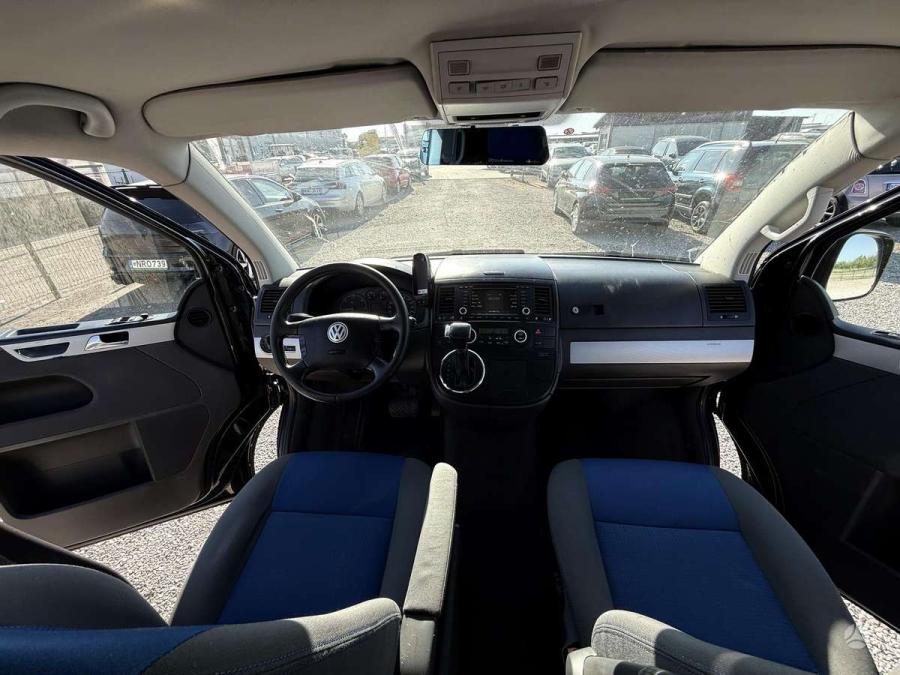 Melns Volkswagen Multivan 2005 Kretinga, ar dzinēja tilpumu 2.46 L un nobraukumu 411 tūkst. km par 8299 €, foto 24 vietnē AUTOMOTO.COM.LV