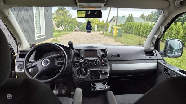 Black Volkswagen Multivan 2005 in Utena, with an engine capacity of 2.46 L and mileage of 370 thousand km for 6999 €, photo 9 on AUTOMOTO.COM.LV