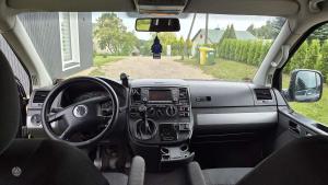 Black Volkswagen Multivan 2005 in Utena, with an engine capacity of 2.46 L and mileage of 370 thousand km for 6999 €, photo 9 on AUTOMOTO.COM.LV