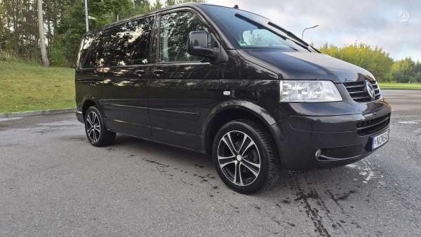 Black Volkswagen Multivan 2005 in Utena, with an engine capacity of 2.46 L and mileage of 370 thousand km for 6999 €, photo 10 on AUTOMOTO.COM.LV