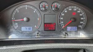 Black Volkswagen Multivan 2005 in Utena, with an engine capacity of 2.46 L and mileage of 370 thousand km for 6999 €, photo 12 on AUTOMOTO.COM.LV