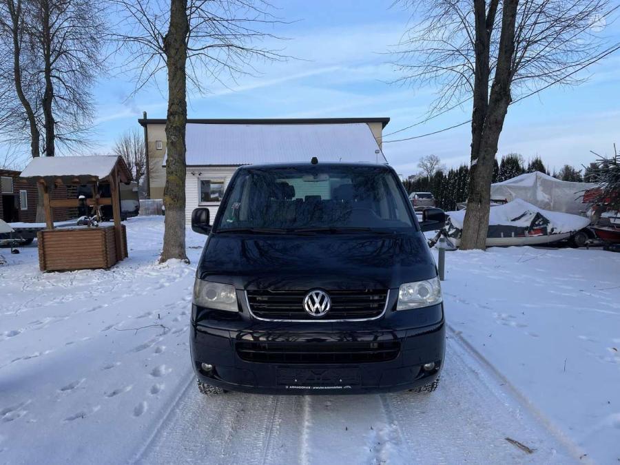 Melns Volkswagen Multivan 2006 Kauņa, ar dzinēja tilpumu 2.46 L un nobraukumu 340 tūkst. km par 8500 €, foto 2 vietnē AUTOMOTO.COM.LV