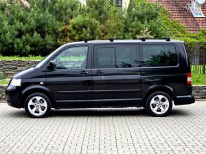 Black Volkswagen Multivan 2006 in Vilnius, with an engine capacity of 2.50 L and mileage of 265 thousand km for 7900 €, photo 5 on AUTOMOTO.COM.LV