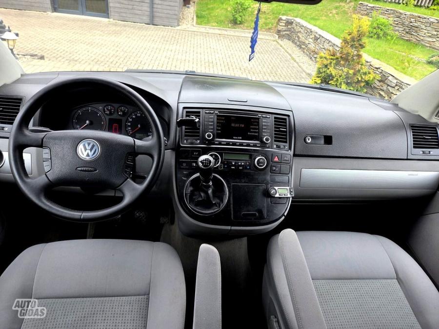 Black Volkswagen Multivan 2006 in Vilnius, with an engine capacity of 2.50 L and mileage of 265 thousand km for 7900 €, photo 16 on AUTOMOTO.COM.LV