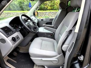 Black Volkswagen Multivan 2006 in Vilnius, with an engine capacity of 2.50 L and mileage of 265 thousand km for 7900 €, photo 17 on AUTOMOTO.COM.LV