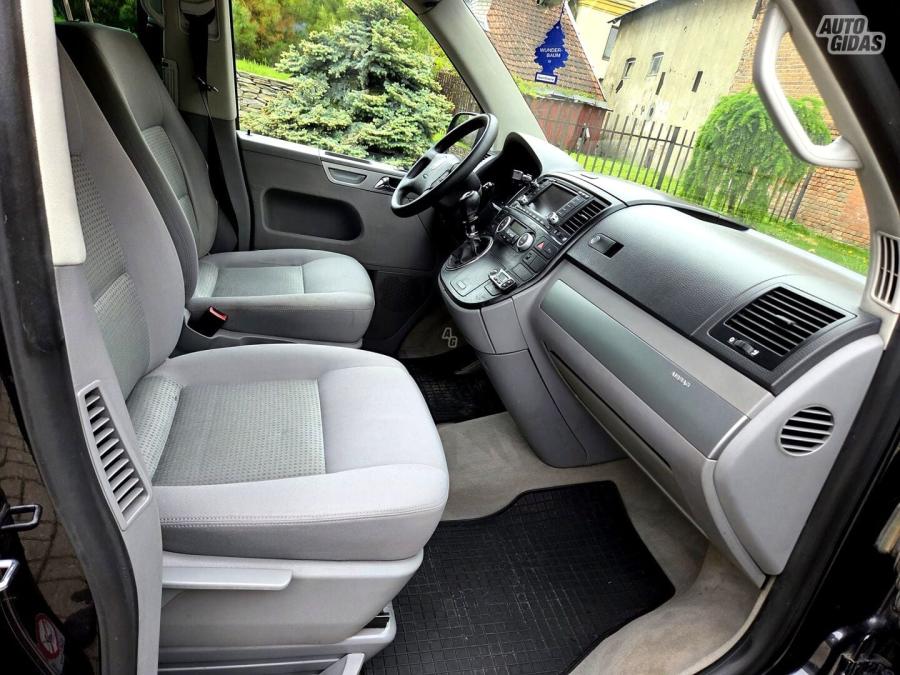 Black Volkswagen Multivan 2006 in Vilnius, with an engine capacity of 2.50 L and mileage of 265 thousand km for 7900 €, photo 19 on AUTOMOTO.COM.LV