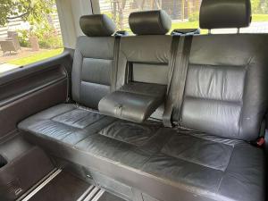 Black Volkswagen Multivan 2006 in Plunge, with an engine capacity of 2.46 L and mileage of 281 thousand km for 6800 €, photo 18 on AUTOMOTO.COM.LV