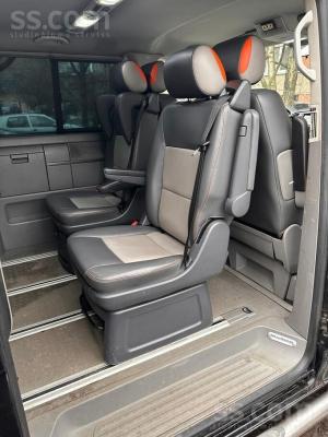Black Volkswagen Multivan 2006 in Riga, with an engine capacity of 2.50 L and mileage of 373 thousand km for 6500 €, photo 5 on AUTOMOTO.COM.LV