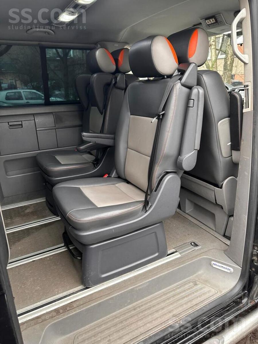Black Volkswagen Multivan 2006 in Riga, with an engine capacity of 2.50 L and mileage of 373 thousand km for 6500 €, photo 5 on AUTOMOTO.COM.LV