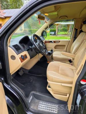 Melns Volkswagen Multivan 2006 Rīga, ar dzinēja tilpumu 2.50 L un nobraukumu 270 tūkst. km par 8400 €, foto 14 vietnē AUTOMOTO.COM.LV